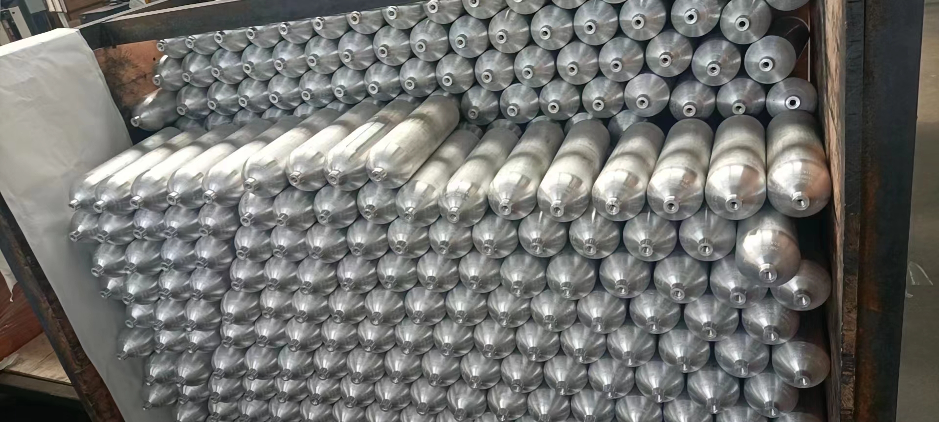 Smartwhip Silver Wholesale 640g N2O Cylinder Cream Charger | Alizee Gas ...